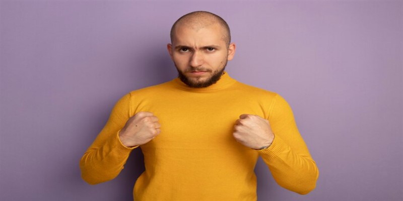 Alopecia Totalis: Symptoms, Causes & Treatment